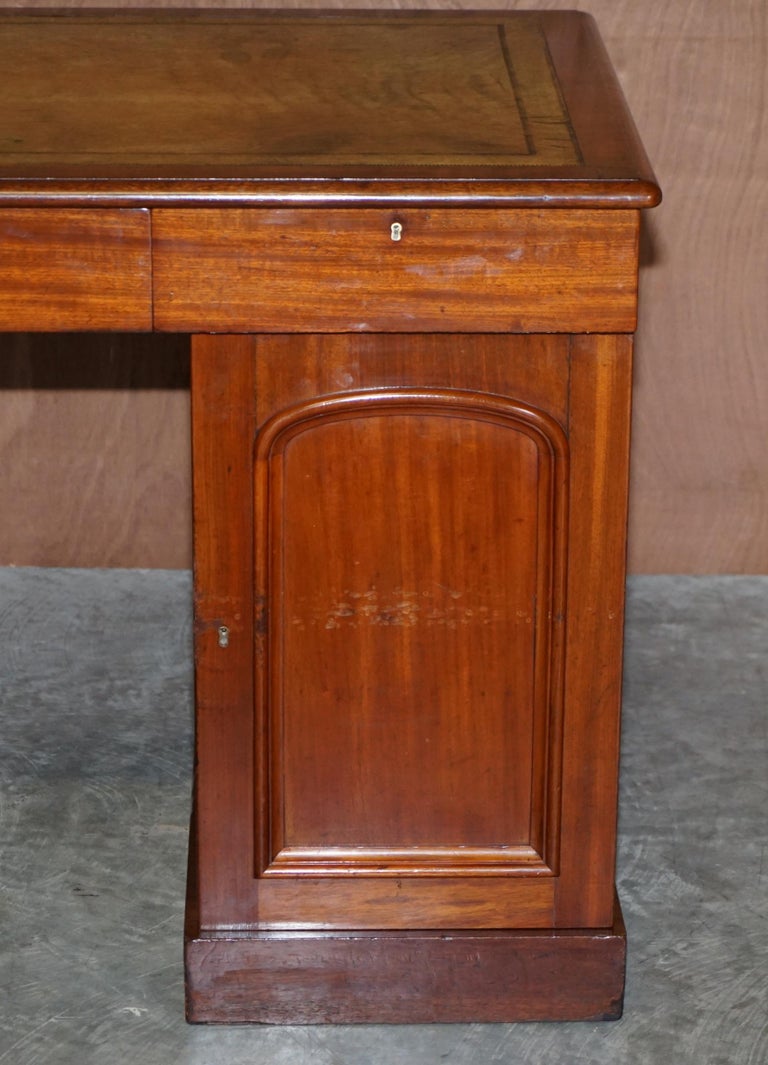 Sublime Antique Hardwood Pedestal Desk with Green Leather Writing Slope ...