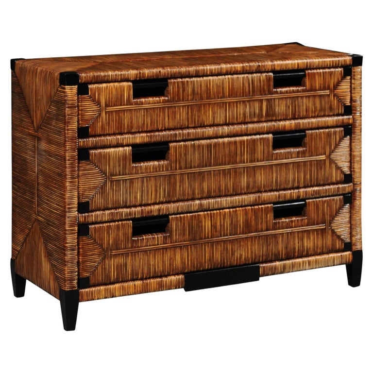 Sublime commode en osier laqué noir de John Hutton pour Donghia, paire ...