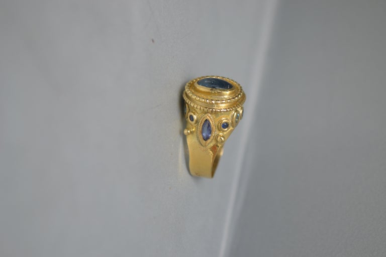 Customizable Sultanato Ring in 18k Gold with Tanzanites, Sapphires and ...