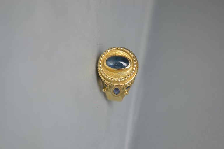 Customizable Sultanato Ring in 18k Gold with Tanzanites, Sapphires and ...