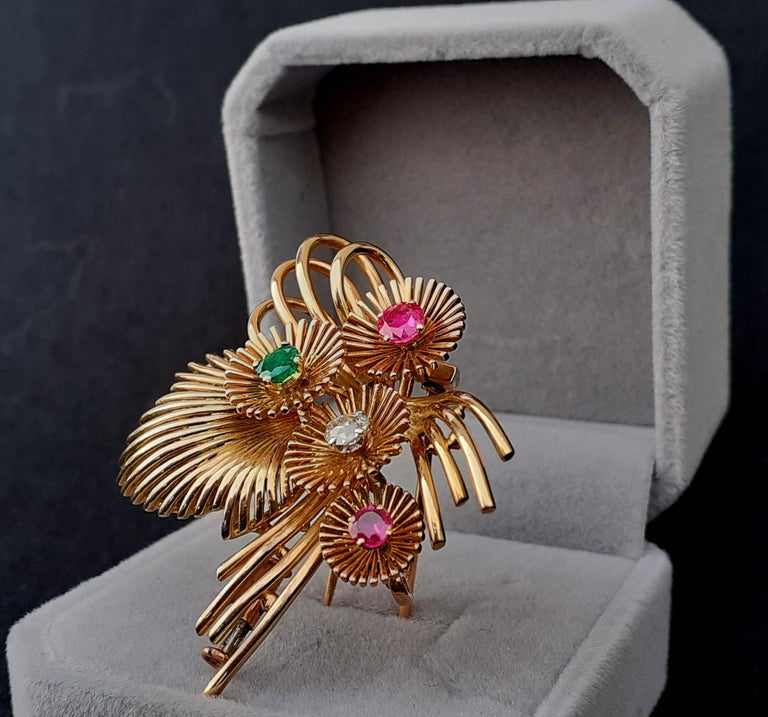 Sumptuous Bouquet of Flowers Lapel Pin Brooch in Gold and Gems For Sale ...
