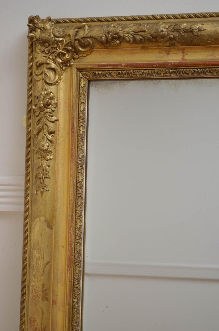 Superb 19th Century Giltwood Wall Mirror For Sale at 1stDibs