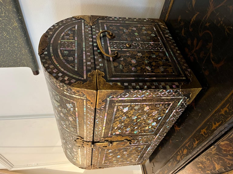 Superb Late 16th Century Signed Colonial Japanese Namban Export Lacquer ...