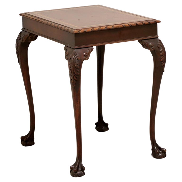 SUPERIOR TABLE Mahagoni-Beistelltisch mit Chippendale-Lederplatte und ...