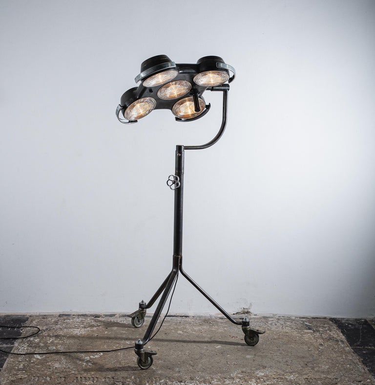 Surgery Light 'Hanaulux Heraeus' on tripod For Sale at 1stDibs