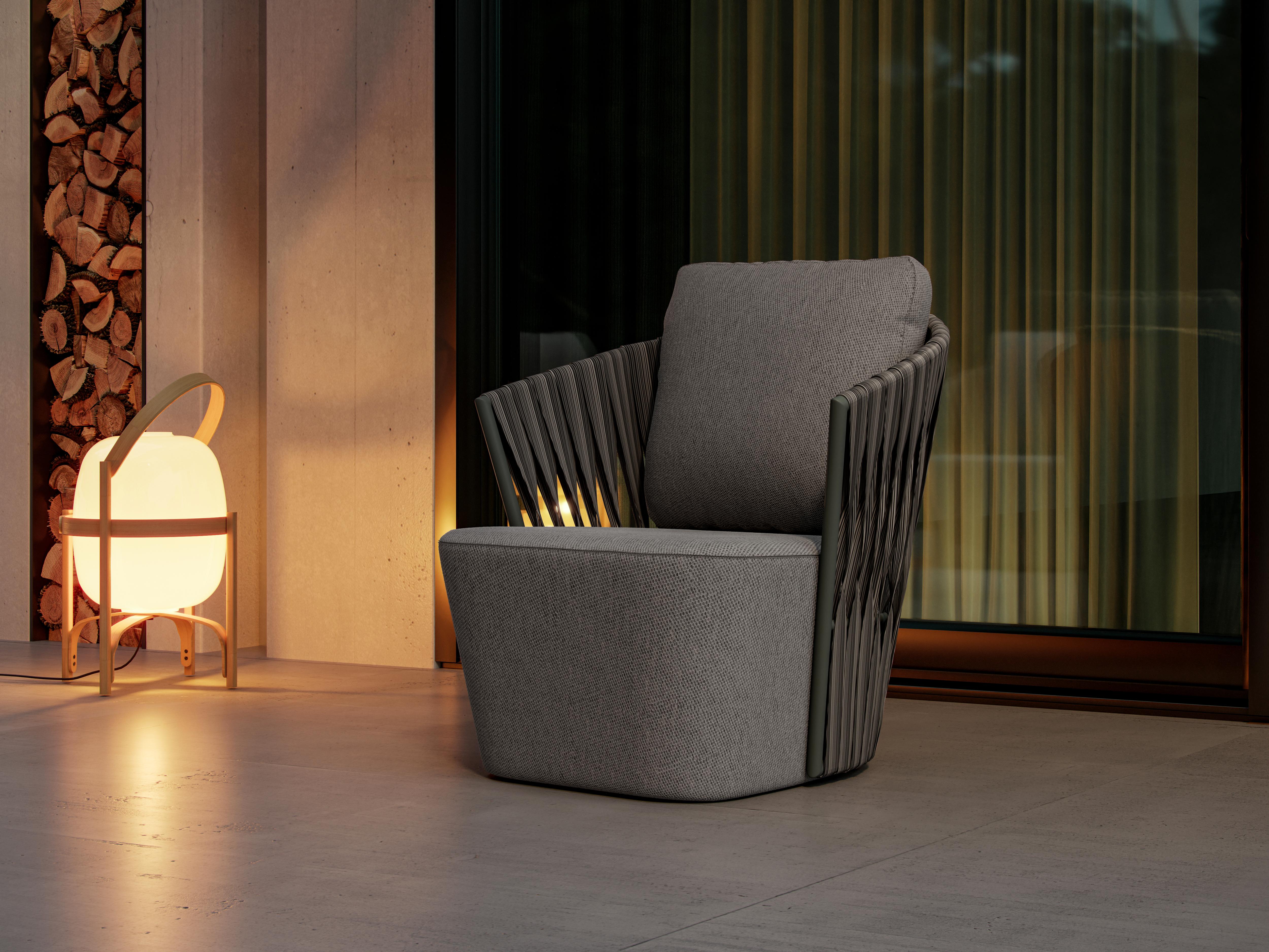 Swan Armchair by Snoc For Sale at 1stDibs