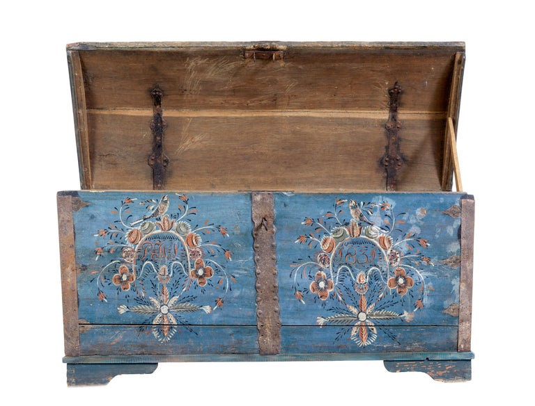 Swedish 19th Century Hand Painted Oak Coffer For Sale at 1stDibs