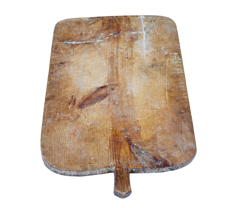 Swedish 19th Century Pine Bread Serving Board For Sale at 1stDibs