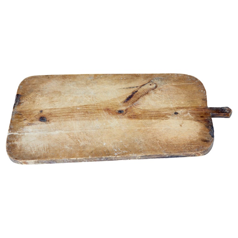 Swedish 19th Century Pine Bread Serving Board For Sale at 1stDibs