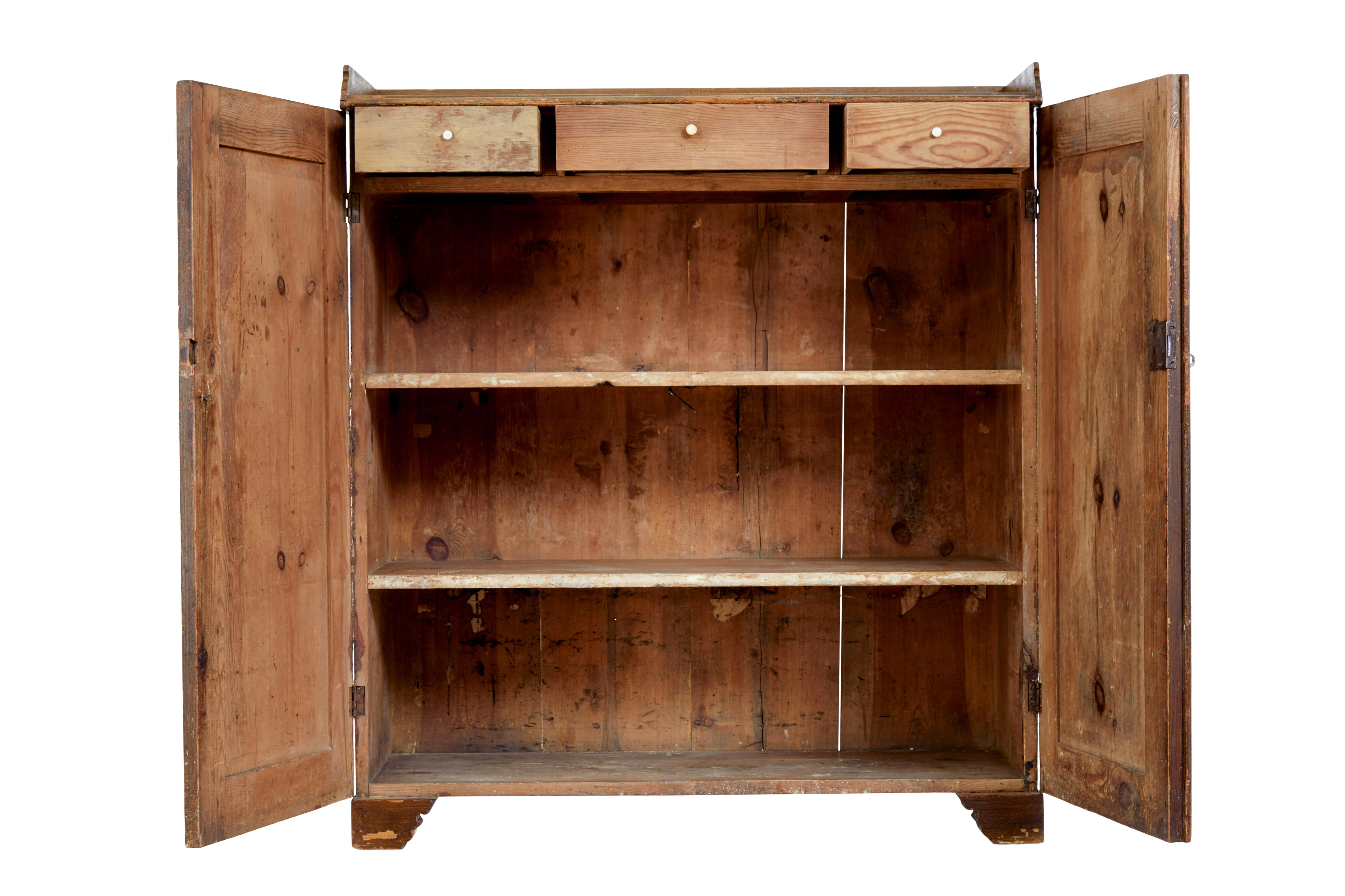 Swedish 19th century rustic painted pine cupboard For Sale at 1stDibs
