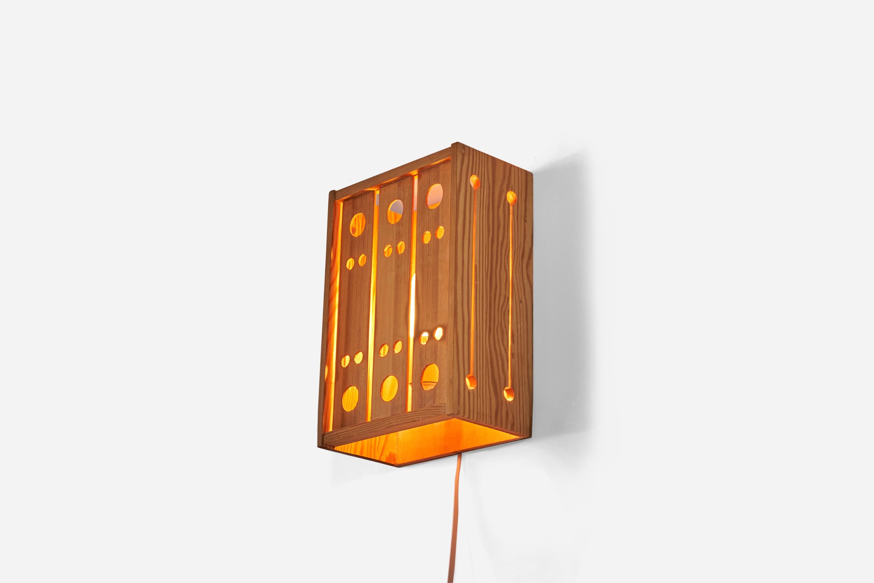 Swedish Designer, Wall Light, Pine, Sweden, 1970s For Sale at 1stDibs
