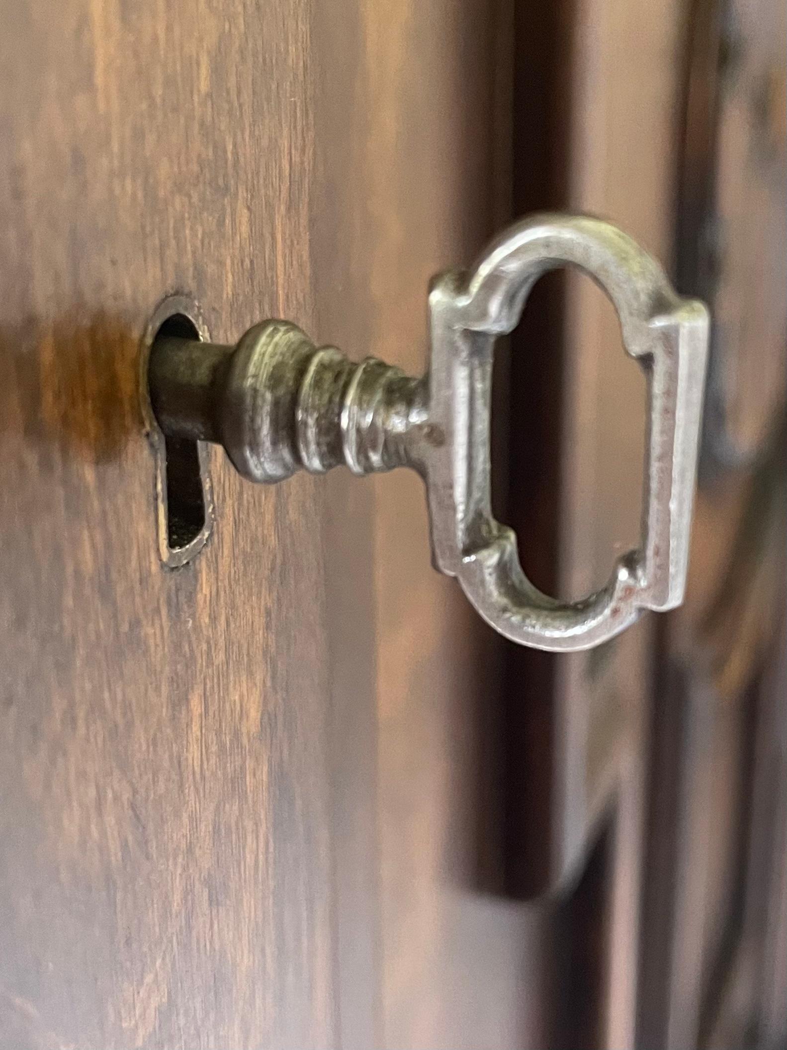 Swedish Grace Cabinet by Axel Einar Hjorth for Svenska Möbelfabrikerna ...