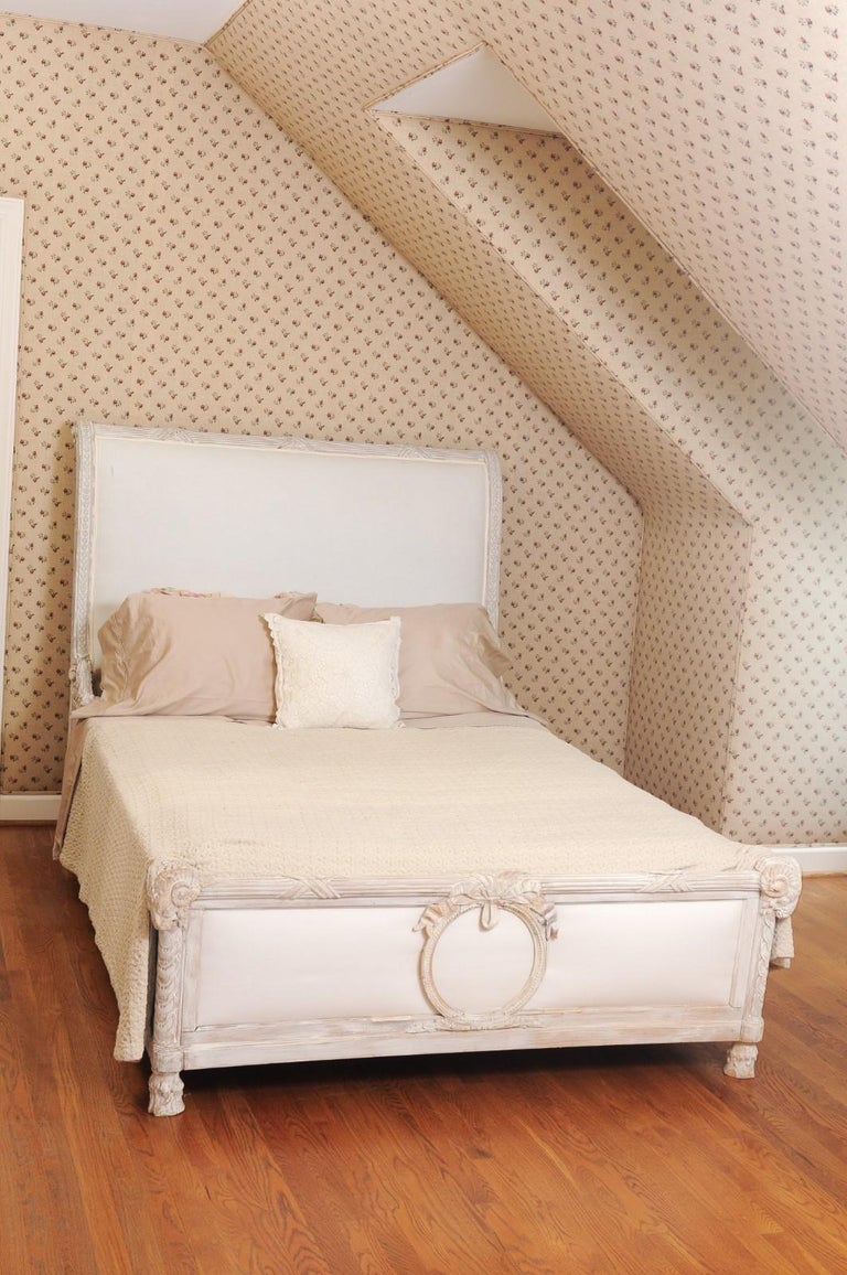 Swedish Late 18th Century Neoclassical Painted Bed with Medallions For ...