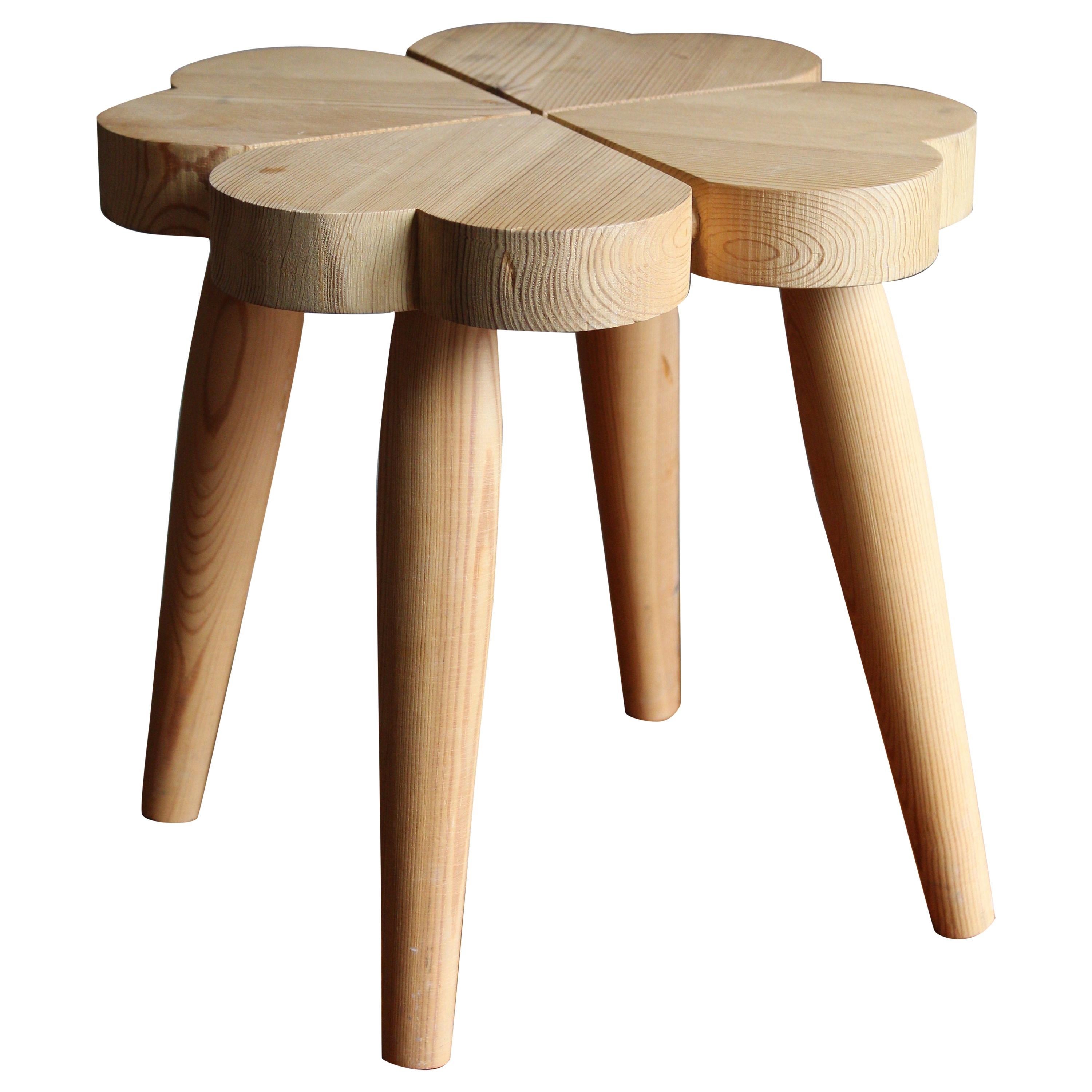 Tabouret suédois en pin avec plateau en raisin, années 1970 - En vente ...