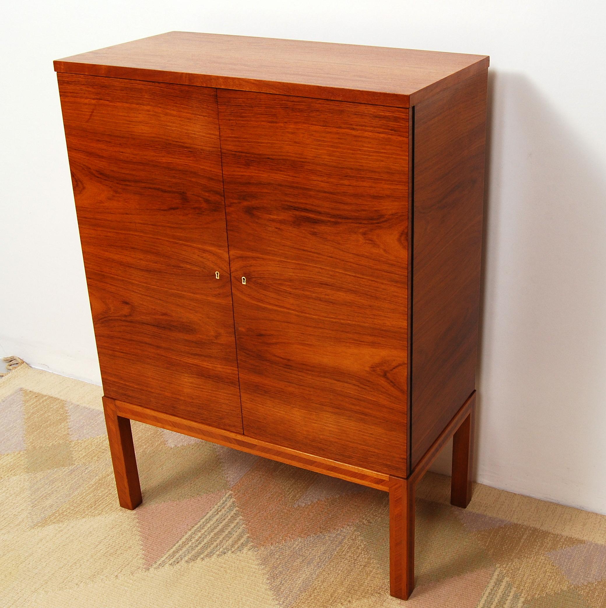 Swedish Modern Bar Cabinet by Reiners Möbelfabrik, Mjölby, 1942 at 1stDibs