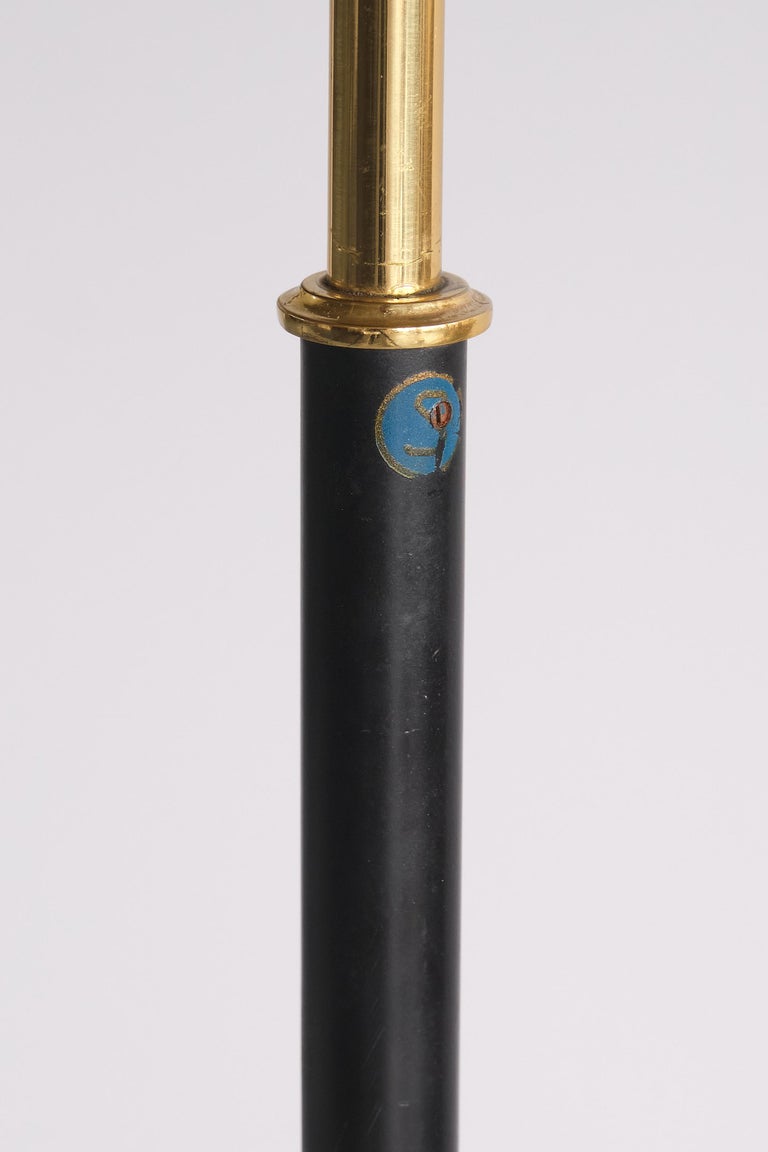 Swedish Modern Floor Lamp in Metal and Brass, Ab Armaturhantverk Göteborg, 1950s For Sale at 1stDibs