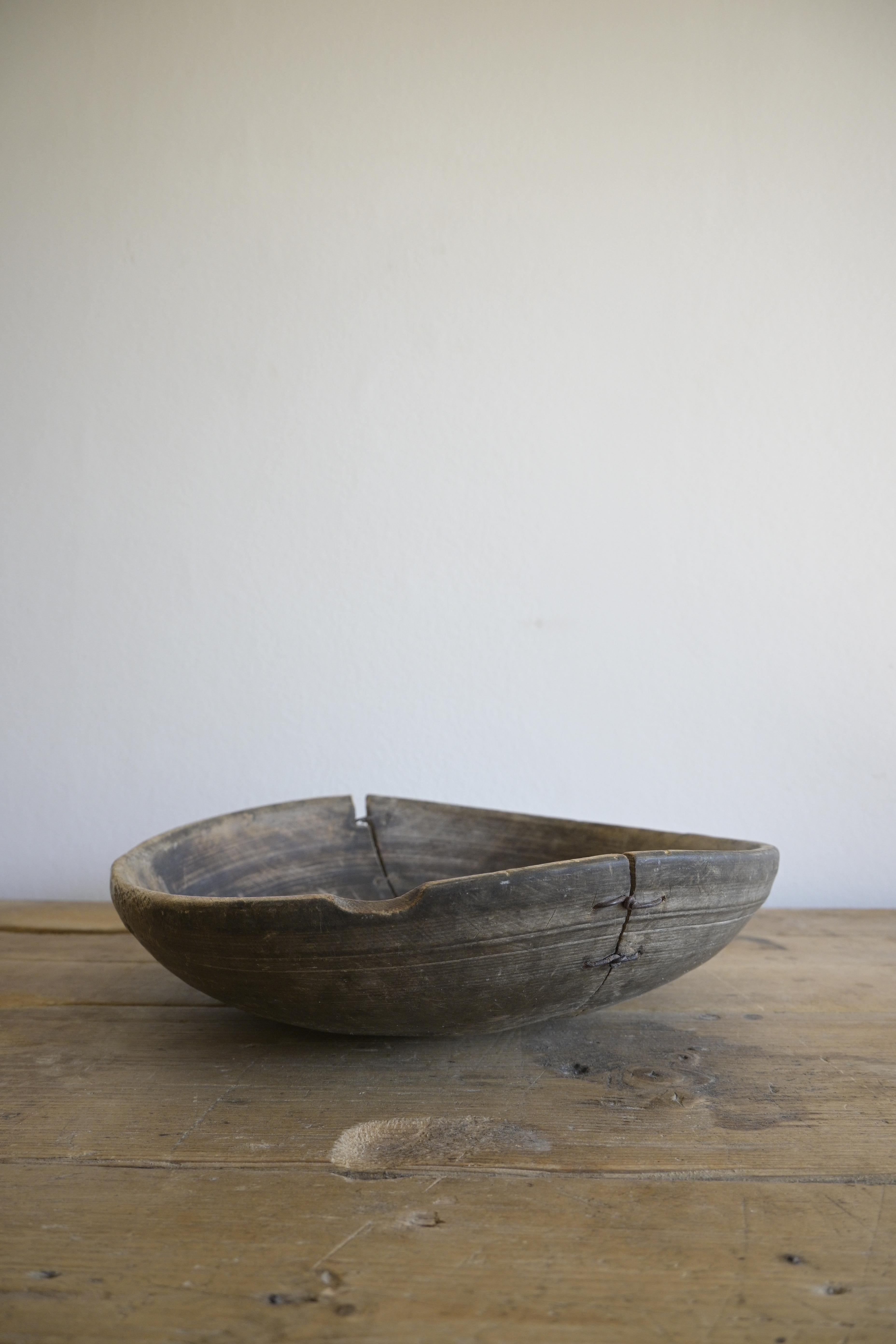 Swedish turned birch Bowl 18th century For Sale at 1stDibs