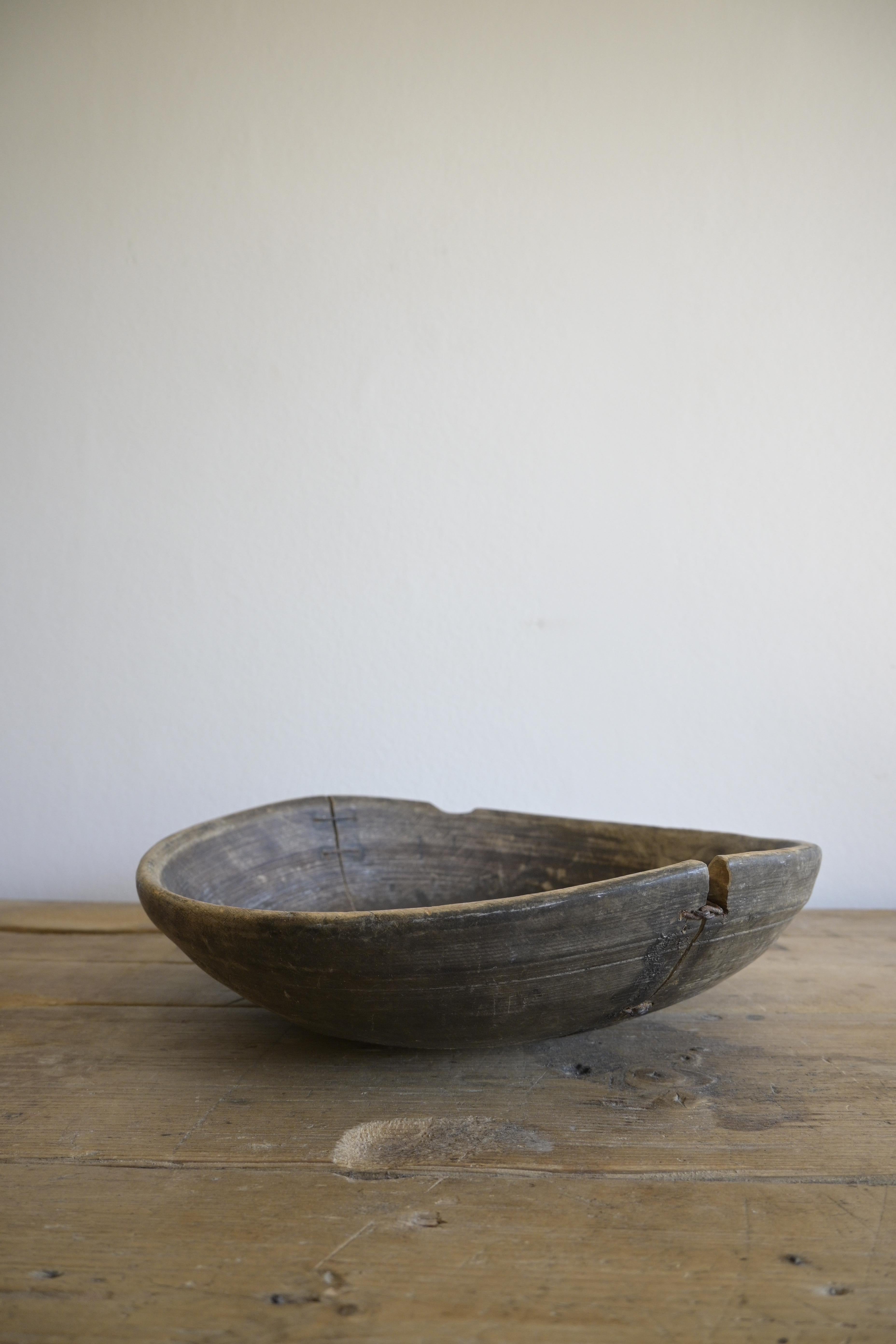 Swedish turned birch Bowl 18th century For Sale at 1stDibs