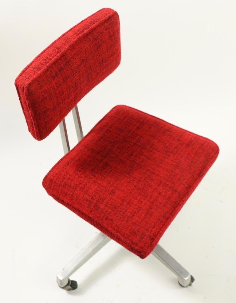 Swivel Office Desk Chair by Shaw Walker at 1stDibs