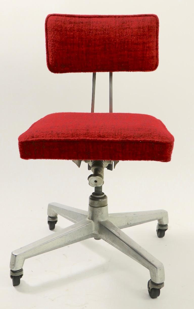 Swivel Office Desk Chair by Shaw Walker at 1stDibs