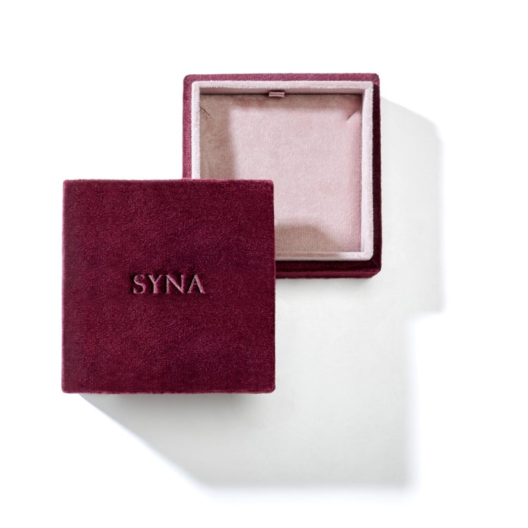 Syna Yellow Gold Flower Necklace with Diamonds For Sale at 1stDibs