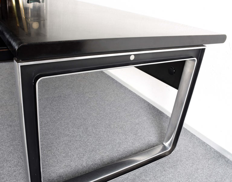 T333 Desk by Eugenio Gerli and Osvaldo Borsani for Tecno, Italy 1970s ...