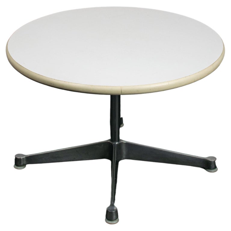 Table Basse Par Charles and Ray Eames Pour Herman Miller For Sale at ...