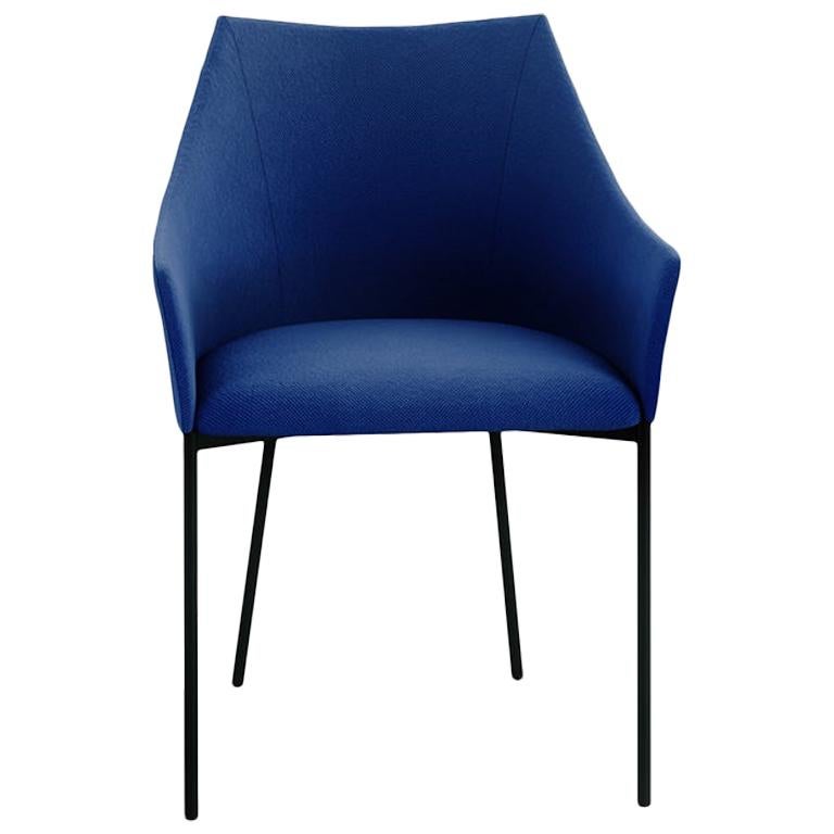 Chaise Tacchini Mayfair en tissu Calantha bleu par Christophe Pillet En ...