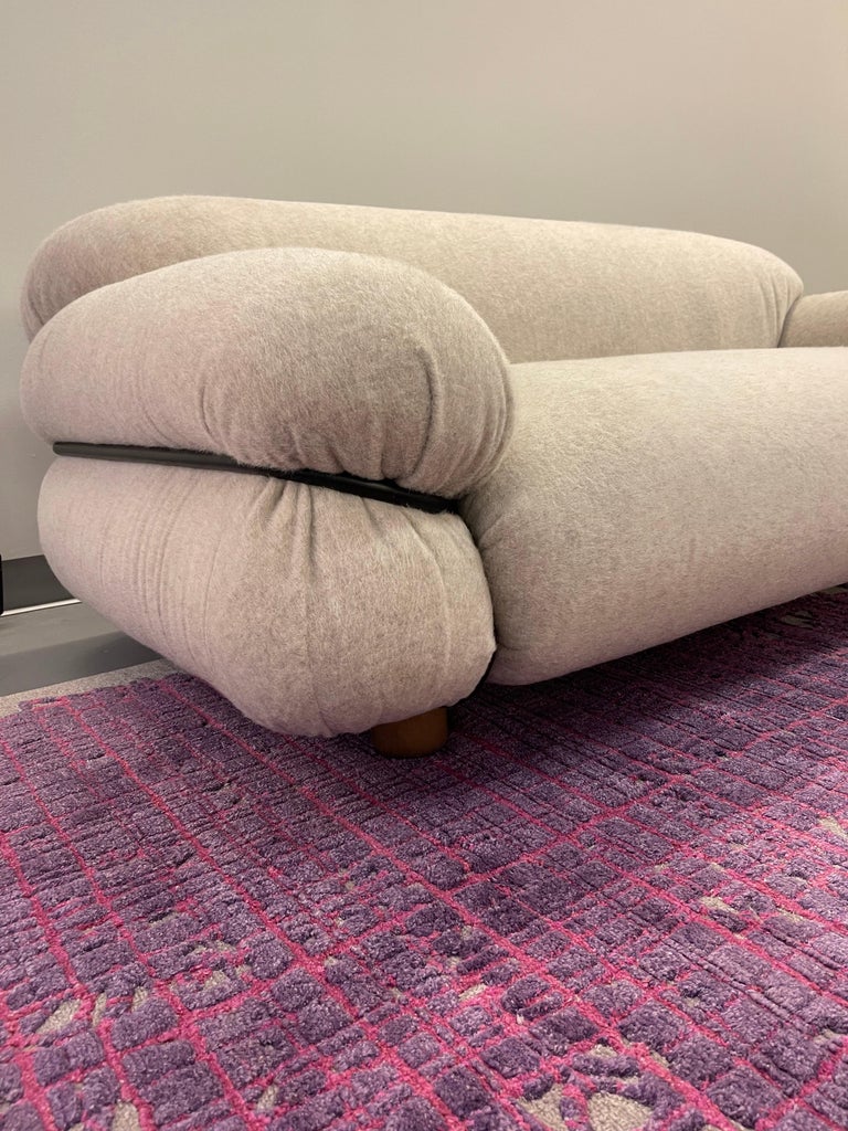 Canapé Tacchini Sesann Conçu par Gianfranco Frattini sur 1stDibs