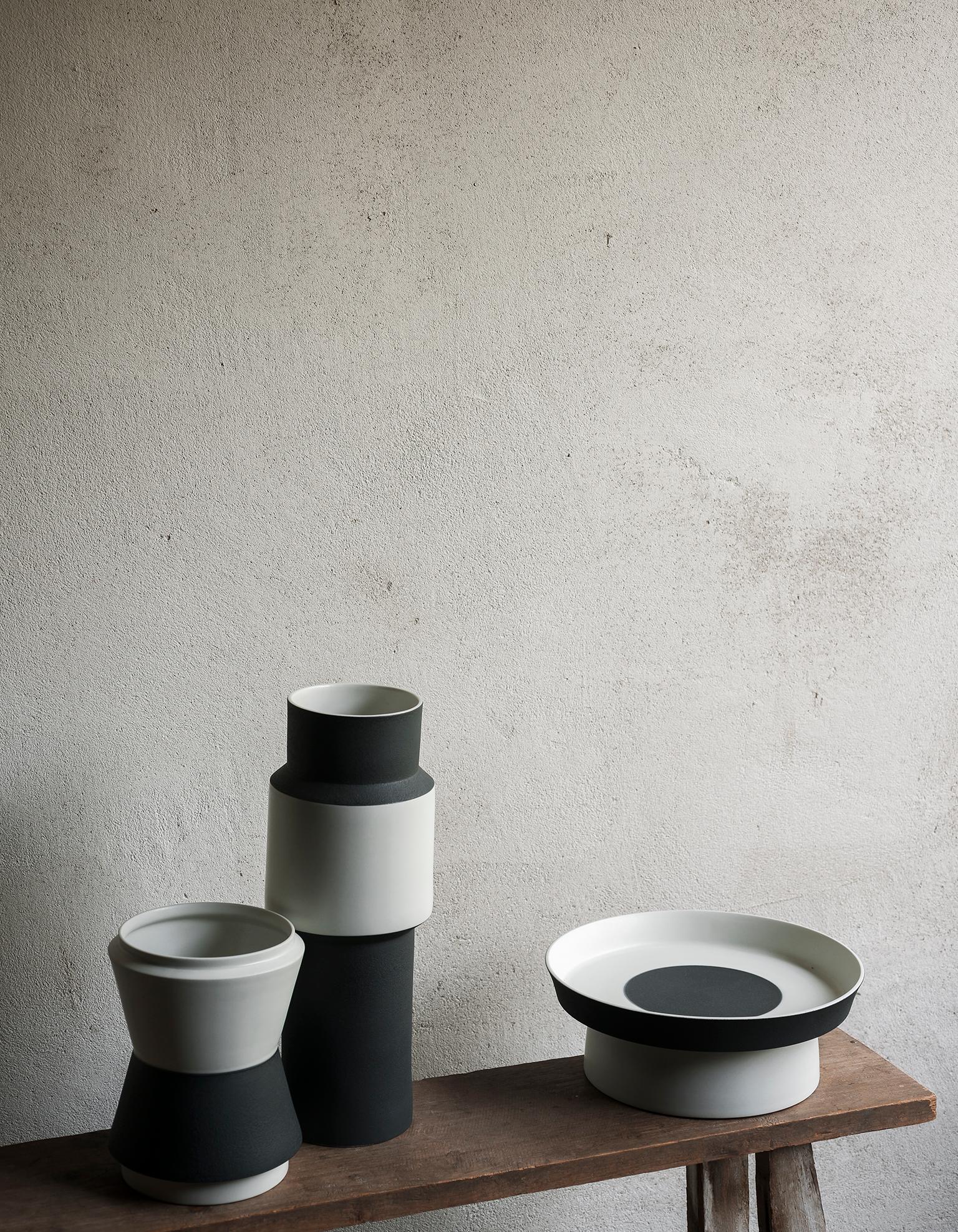 Tacchini Vasum Small Black/White Vase in Porcelain by Maria Gabriella ...