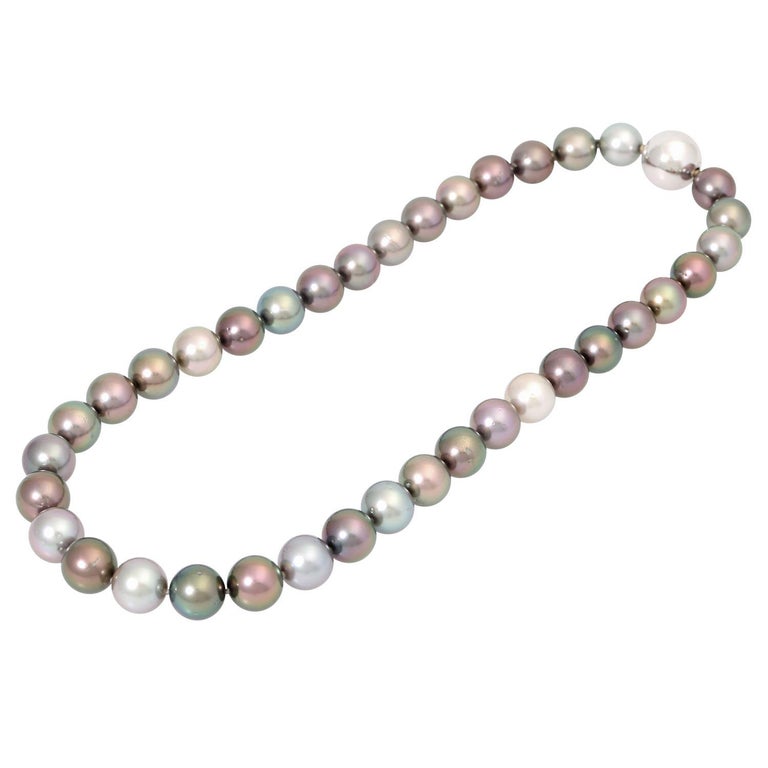 Tahiti Pearl Necklace, Very Fine Quality For Sale at 1stDibs