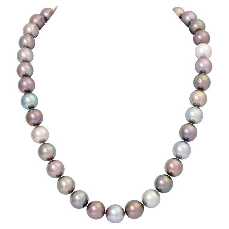 Tahiti Pearl Necklace, Very Fine Quality For Sale at 1stDibs