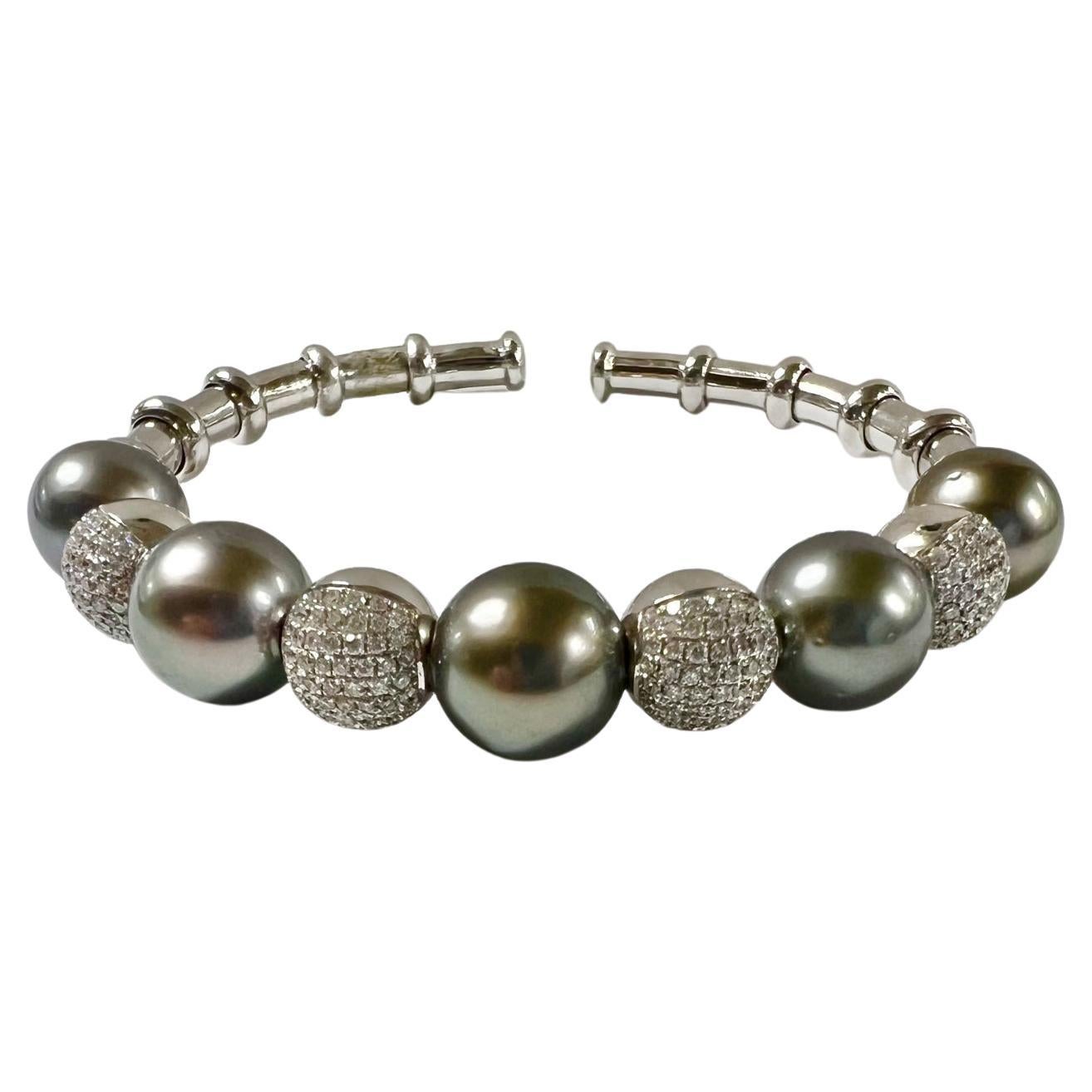 Ladies Gold Bangle, with Pearls and Diamonds For Sale at 1stDibs