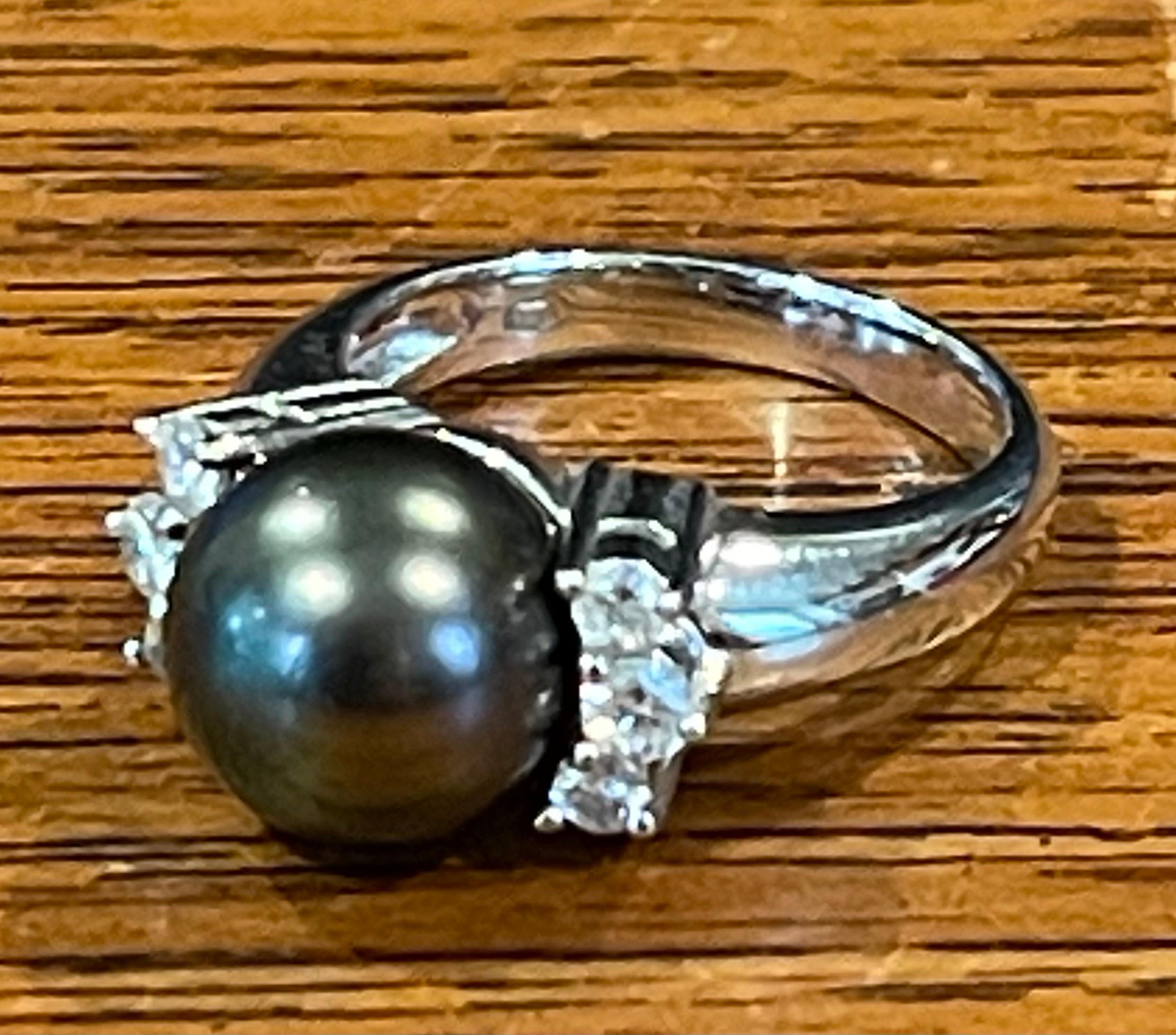 Tahitian Pearl and Diamonds 14 Karat White Gold Ring For Sale at 1stDibs