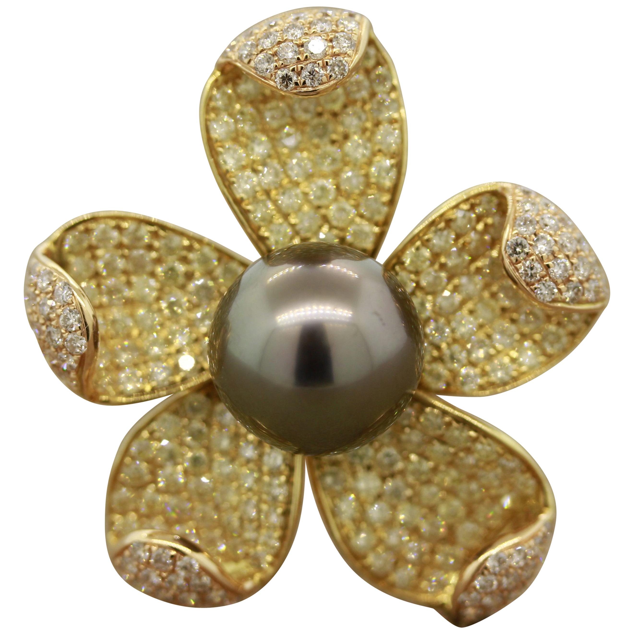 Conch Pearl and Diamond Flower Gold Ring For Sale at 1stDibs | conch ...