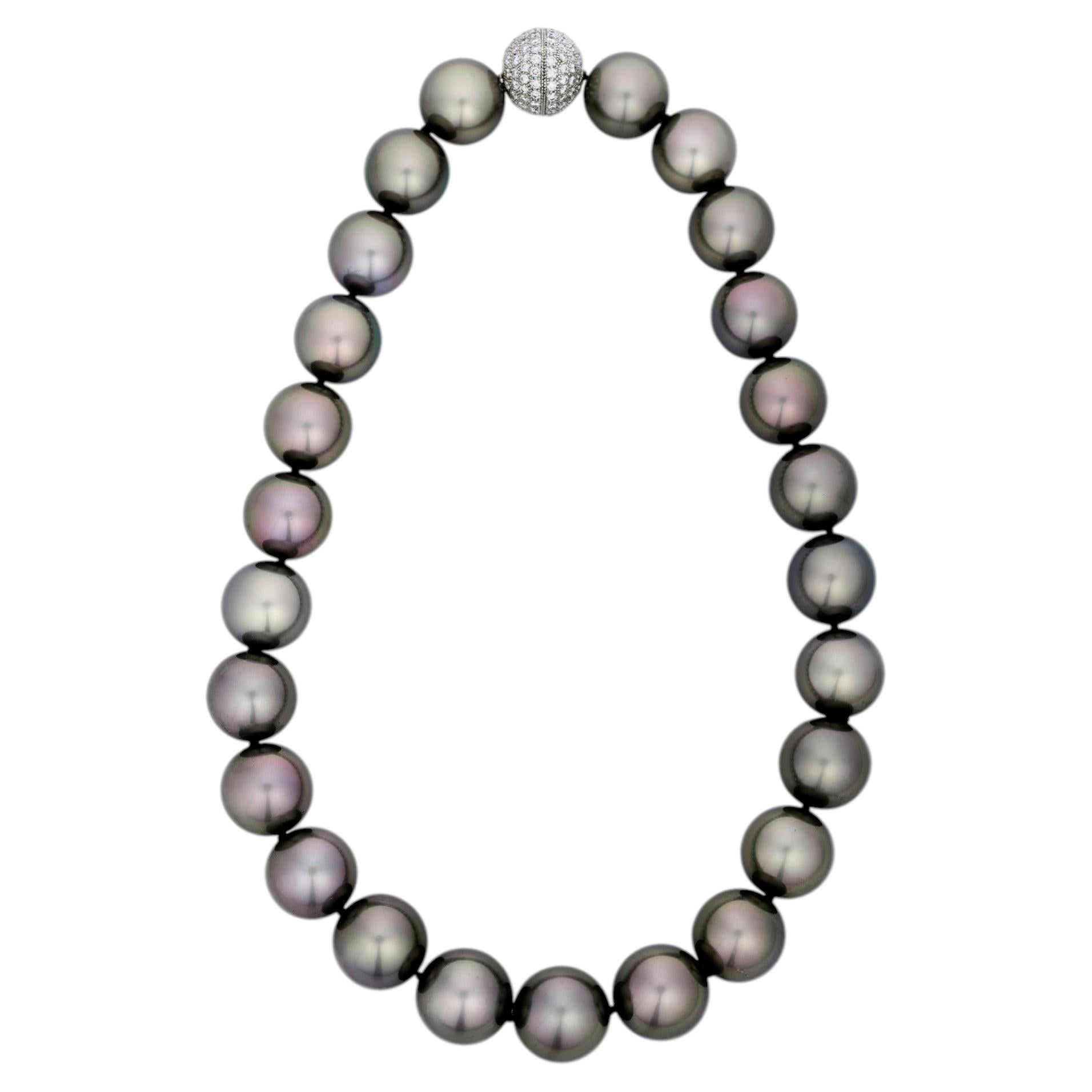 Tahitian Pearl Necklace 14k Gold Clasp For Sale at 1stDibs