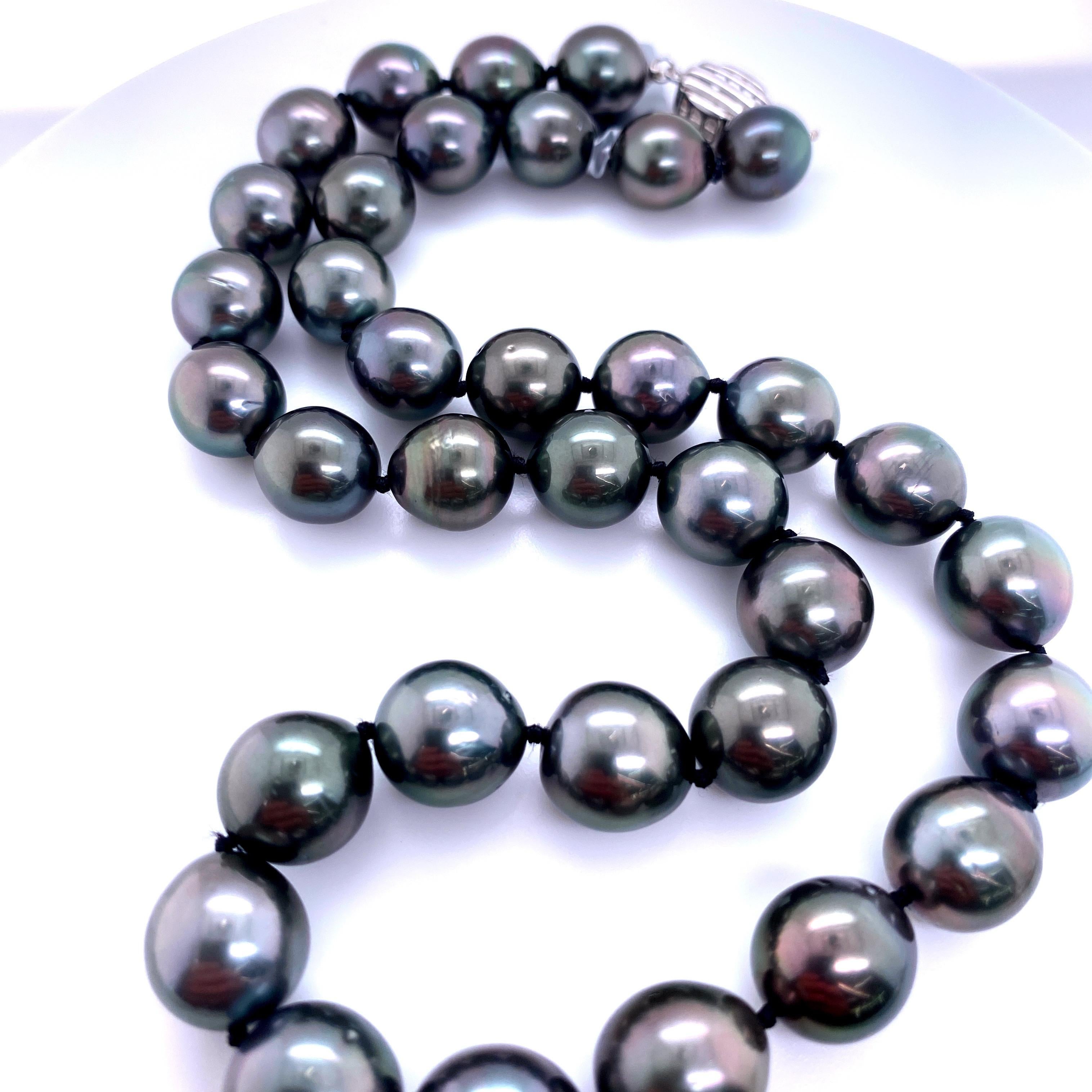 Tahitian Strain Pearl Strand Necklace 14 Karat White Gold For Sale at ...