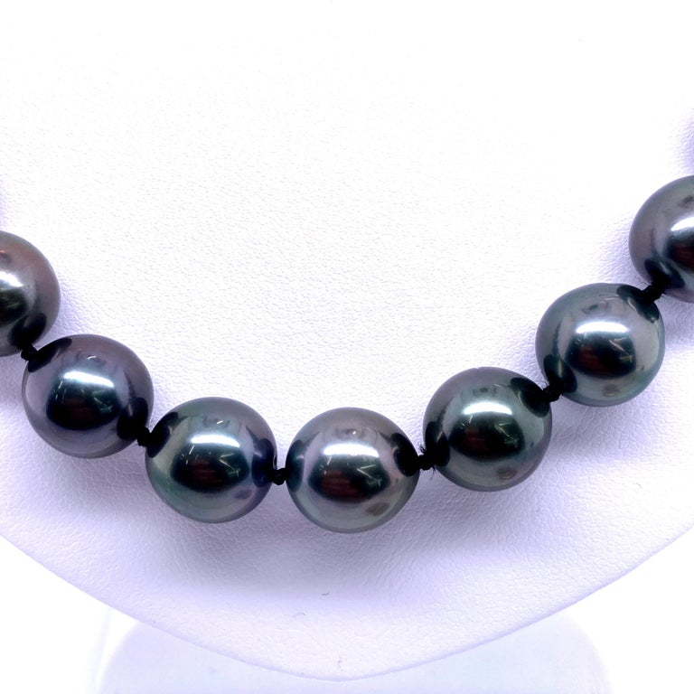 Tahitian Strain Pearl Strand Necklace 14 Karat White Gold For Sale at ...