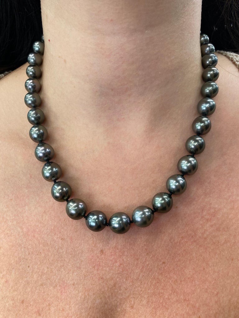 Tahitian Strain Pearl Strand Necklace 14 Karat White Gold For Sale at ...