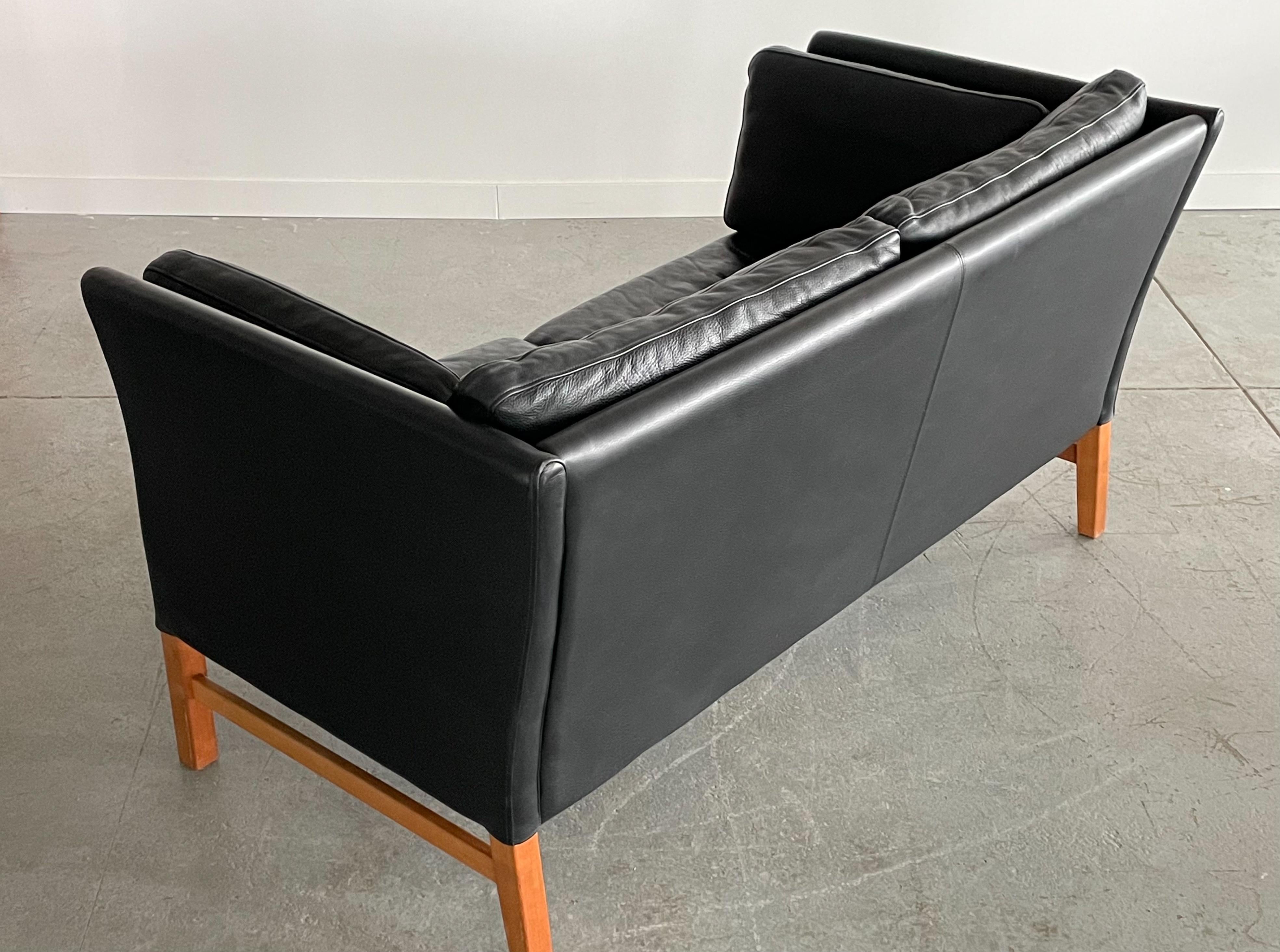 Takashi Okamura and Erik Marquardsen Leather Two-seater Sofa for Skipper For Sale at 1stDibs