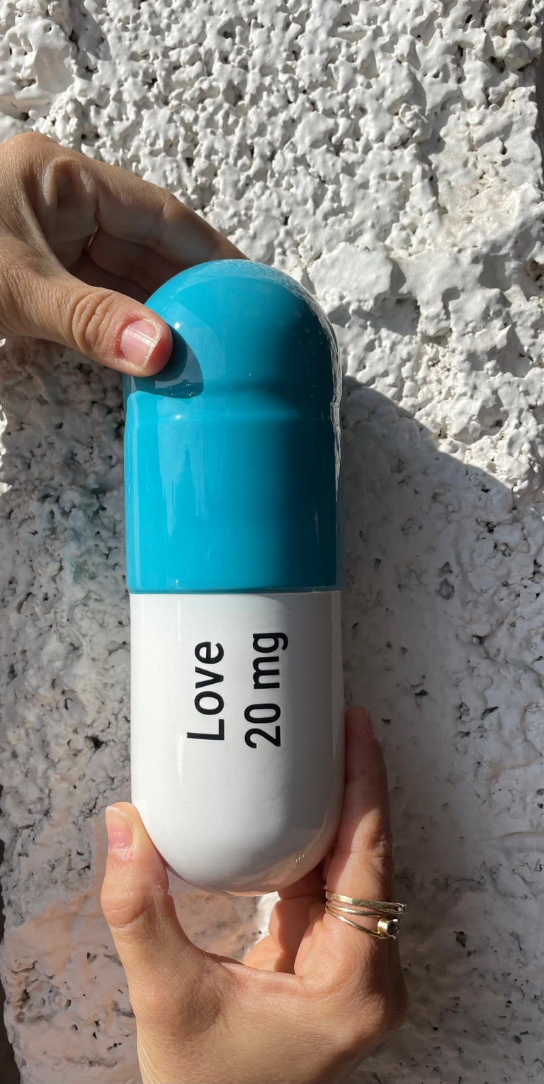 Tal Nehoray - 20 mg Love pill (turquoise and white) - figurative pop ...