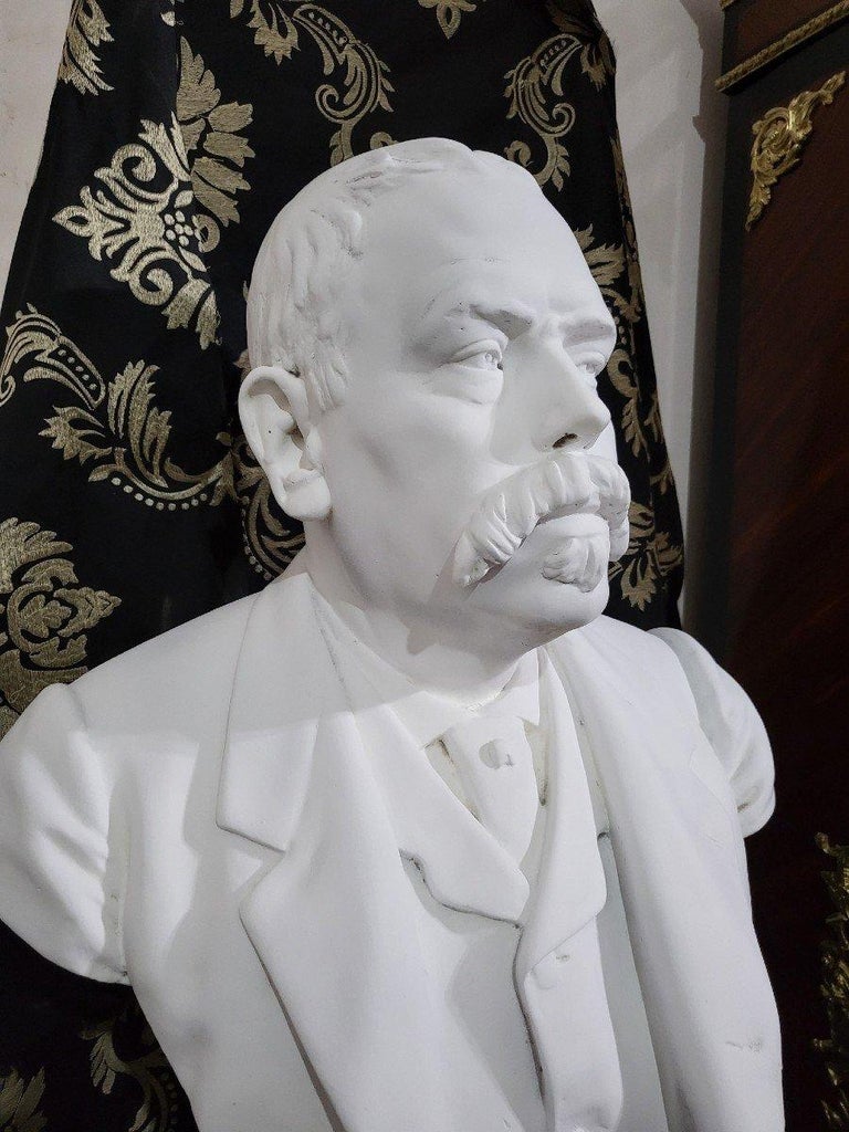 Tall Bust of a Noble Gentleman, France 19th Century For Sale at 1stDibs