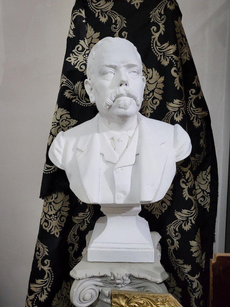 Tall Bust of a Noble Gentleman, France 19th Century For Sale at 1stDibs