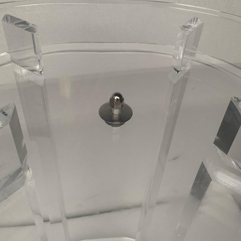 Tall Mid-Century Modern Rotating Top Lucite Pedestal at 1stDibs