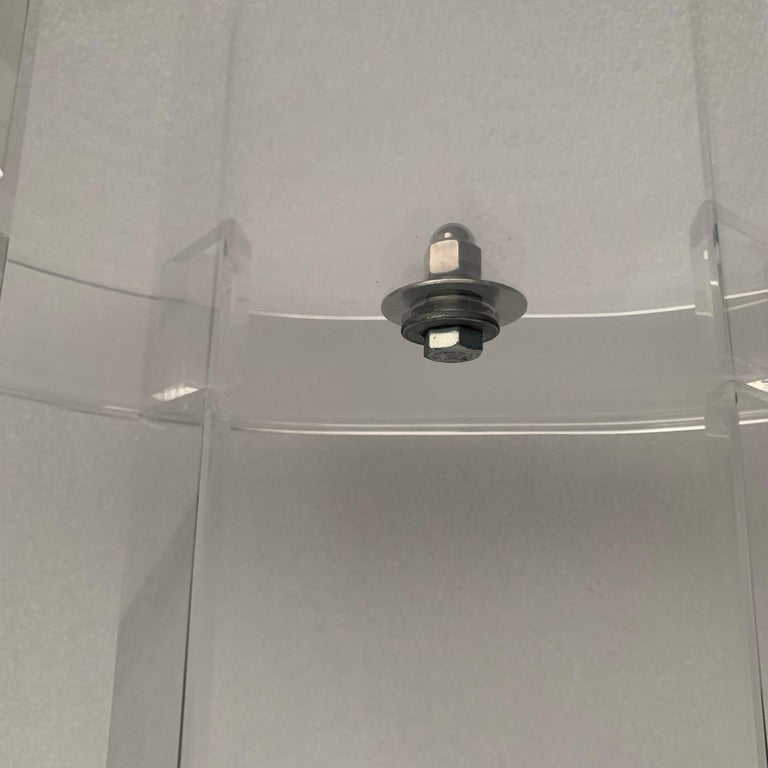 Tall Mid-Century Modern Rotating Top Lucite Pedestal at 1stDibs