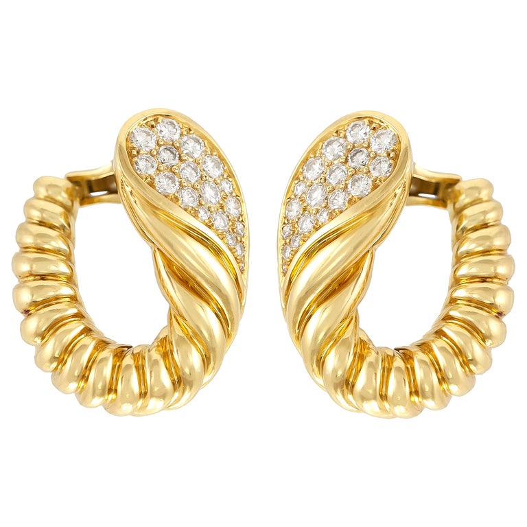 Tallaric 18 Karat Yellow Gold Diamond Scalloped Shrimp Hoop Earring For ...