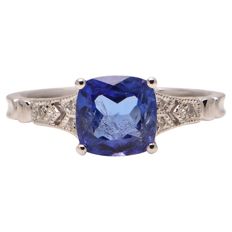 Tanzanite and Diamond Ring For Sale at 1stDibs