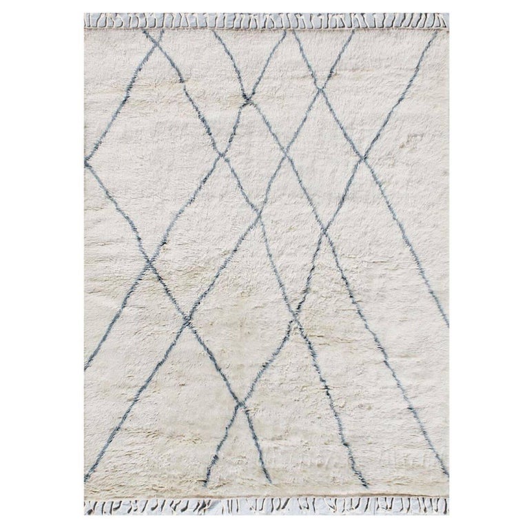 Taos Winter White Contemporary Flokati Rug For Sale at 1stDibs