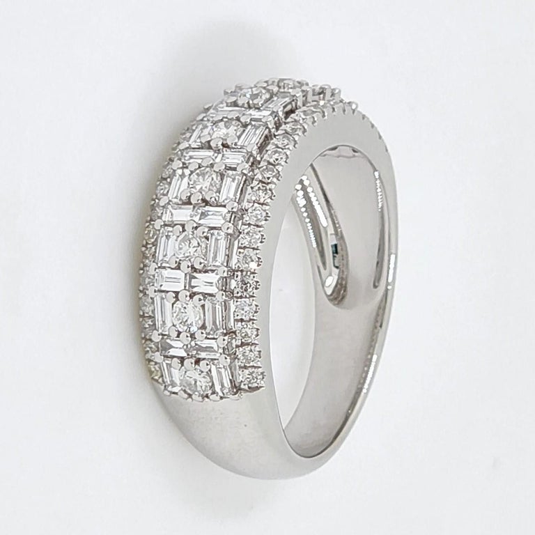 Taper Diamond Band Ring in 18 Karat White Gold For Sale at 1stDibs