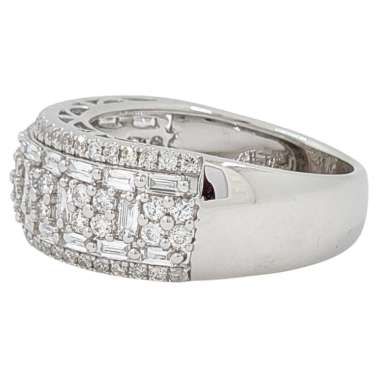 Taper Round Diamond Band Ring in 18 Karat White Gold For Sale at 1stDibs